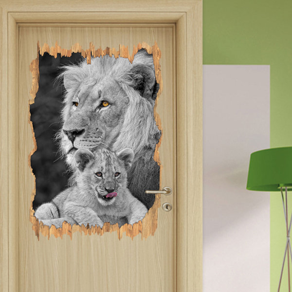 East Urban Home Wandtattoo Liebevoller Löwe kuschelt mit Jungtier | Wayfair.de